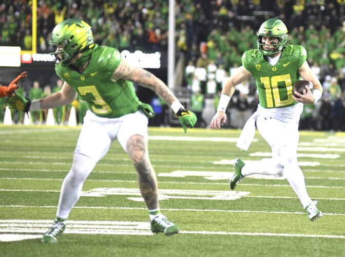 Ducks, Huskies move up in rankings | News, Sports, Jobs - The Sentinel